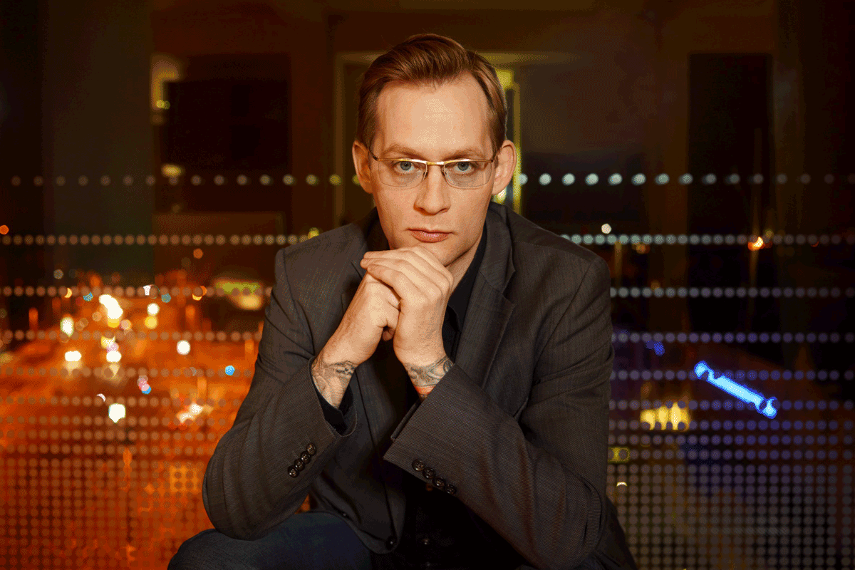 Clemens Meyer präsentiert „Street Cop“ von Robert Coover und Art ...